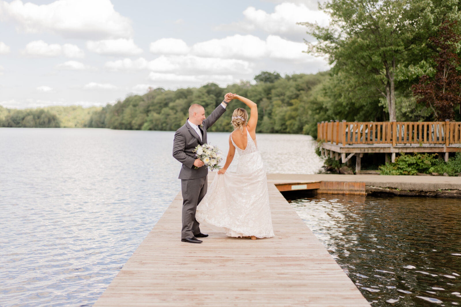 Summer Wedding at Trout Lake | Kelsey & Cliff - thistlebeetheflorist.com