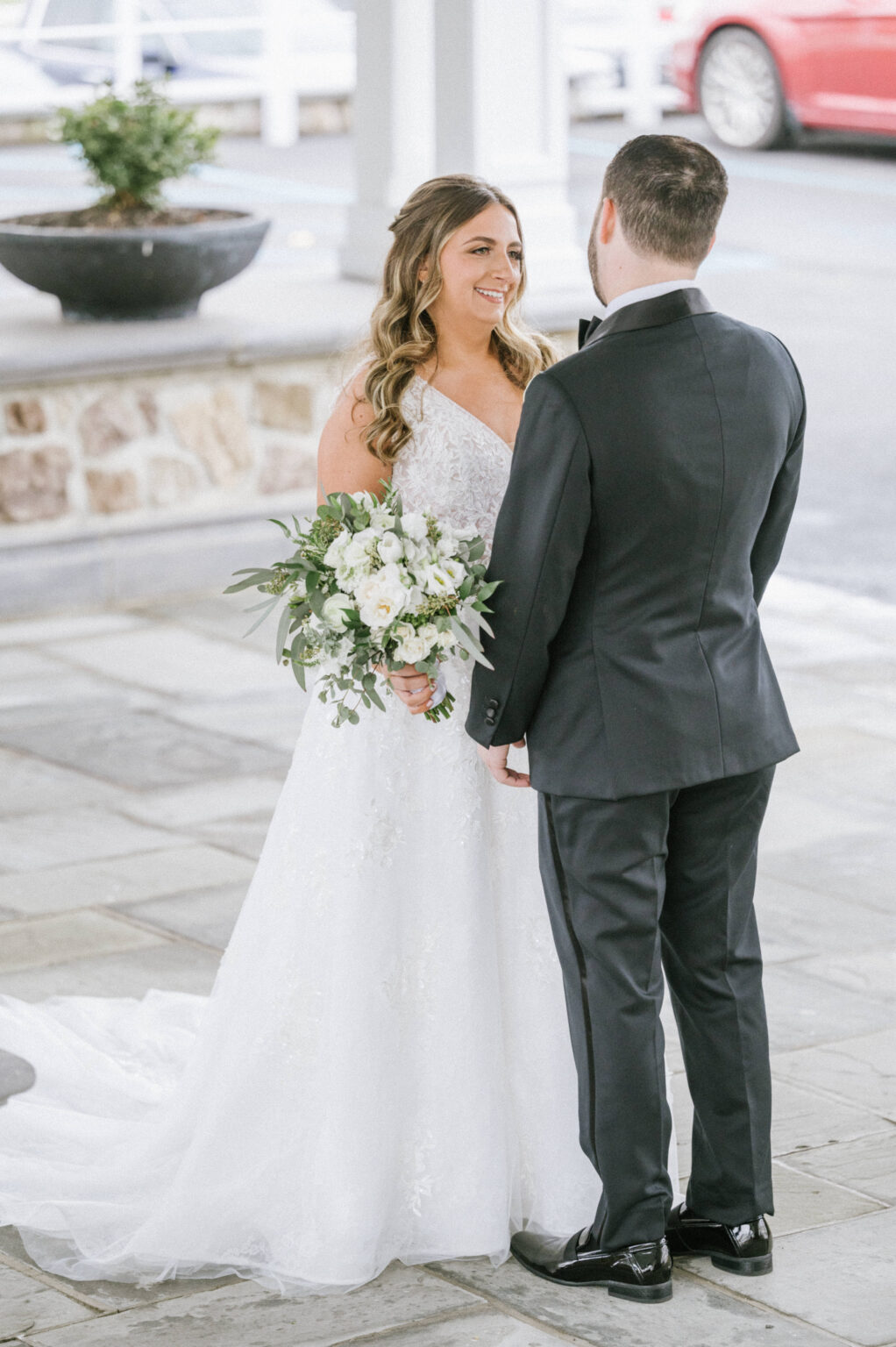 Winter Wedding at The Ryland Inn | Ilana & Josh - thistlebeetheflorist.com