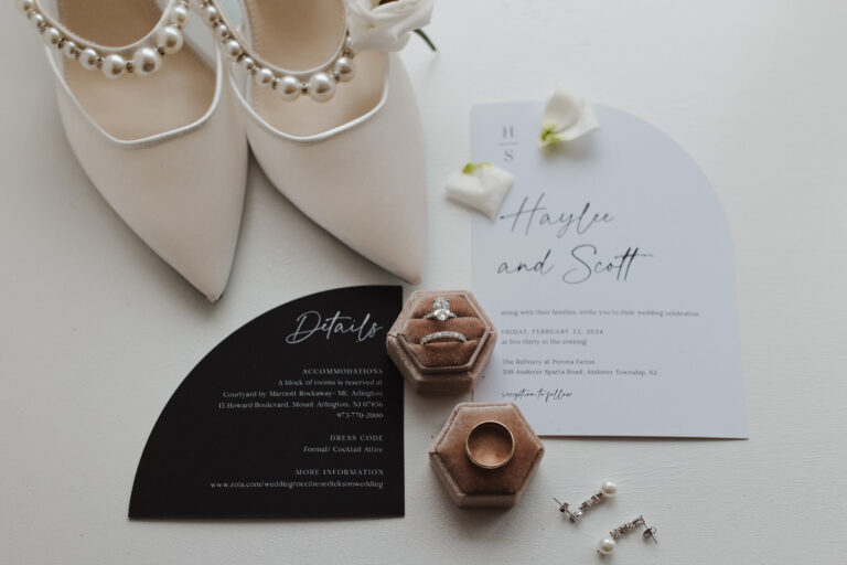 Winter Wedding at The Refinery | Haylee & Scott - thistlebeetheflorist.com