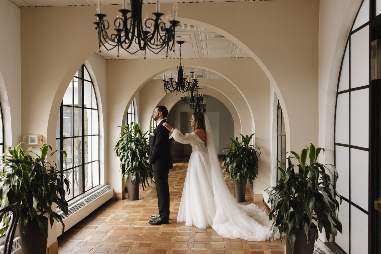 Winter Wedding at The Refinery | Haylee & Scott - thistlebeetheflorist.com